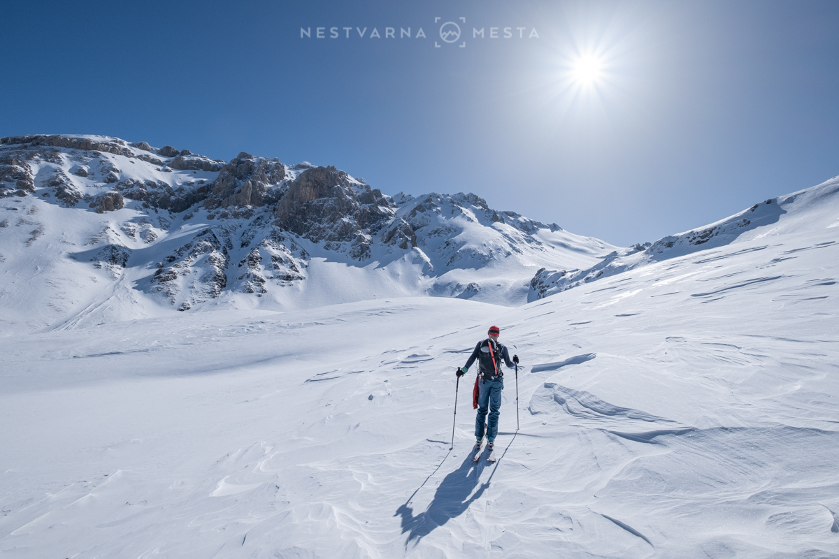 Korab / Mali i Korabit. – NESTVARNA MESTA.