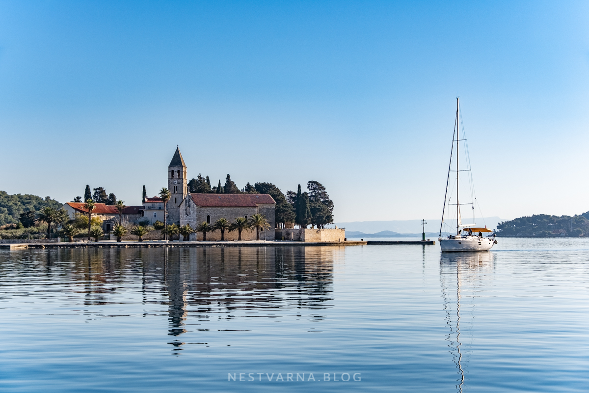 Vis. – NESTVARNA MESTA.